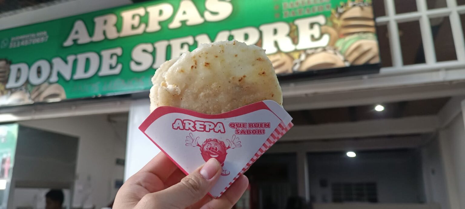 🫓Arepa Rellena Tres Carnes (Arepas Donde Siempre)